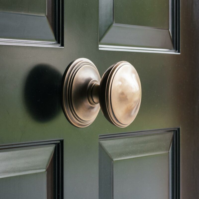 Constable-Centre-Door-Knob-Light-Antique-Brass - BrassArt